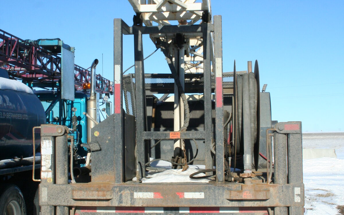 2006 IHC 7400 Swab unit | Lloydminster Heavy Oilfield Trucks
